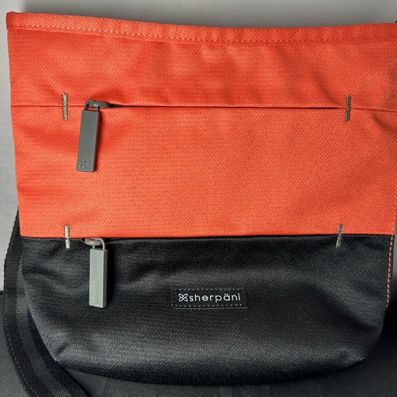 Sherpani | Bags | Sherpani Sadie Crossbody Bag Coral Black Canvas ...